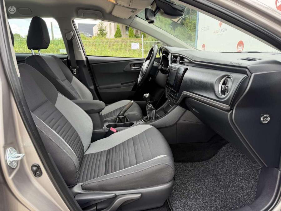 Brūns Toyota Auris 2016 Tauragė, ar dzinēja tilpumu 1.60 L un nobraukumu 94 tūkst. km par 9700 €, foto 15 vietnē AUTOMOTO.COM.LV