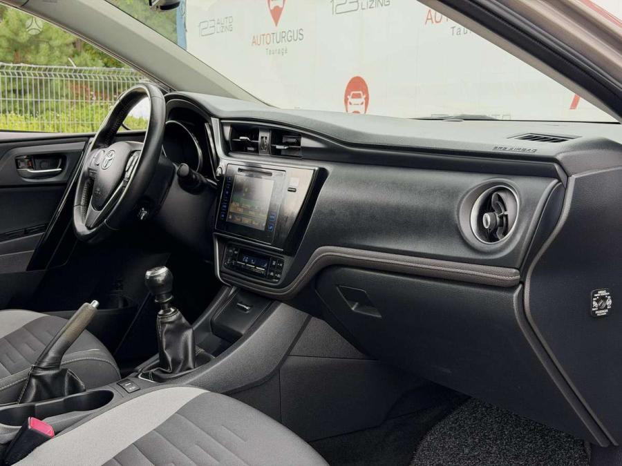 Brūns Toyota Auris 2016 Tauragė, ar dzinēja tilpumu 1.60 L un nobraukumu 94 tūkst. km par 9700 €, foto 16 vietnē AUTOMOTO.COM.LV