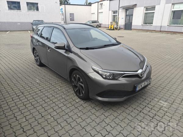 Brūns Toyota Auris 2016 Rīga, ar dzinēja tilpumu 1.60 L un nobraukumu 199 tūkst. km par 7600 €, foto 3 vietnē AUTOMOTO.COM.LV