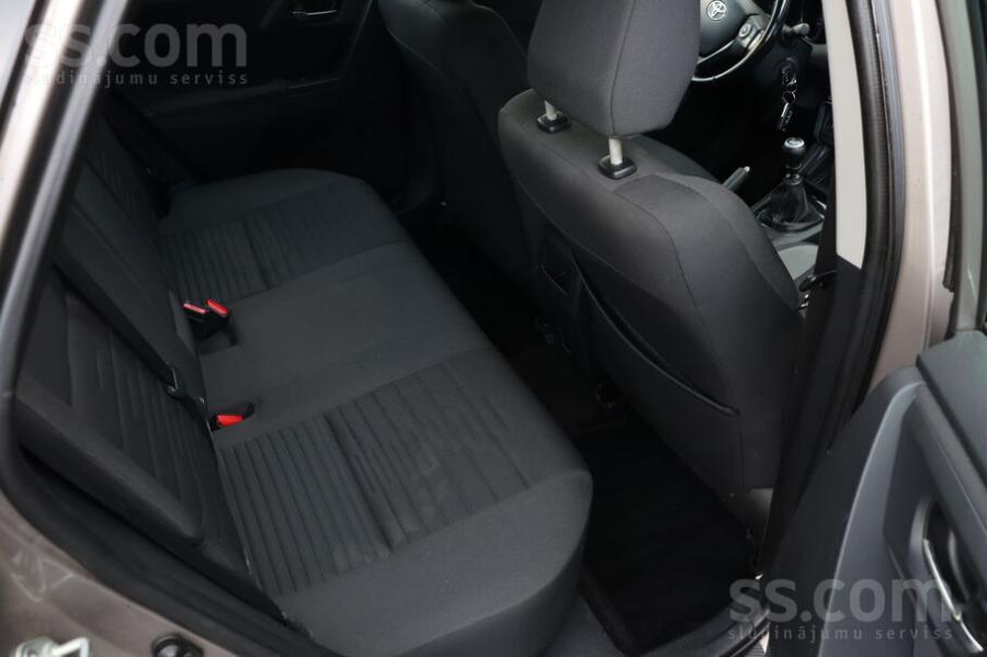 Brūns Toyota Auris 2016 Valmiera, ar dzinēja tilpumu 1.60 L un nobraukumu 323 tūkst. km par 5900 €, foto 8 vietnē AUTOMOTO.COM.LV