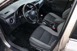 Brūns Toyota Auris 2016 Valmiera, ar dzinēja tilpumu 1.60 L un nobraukumu 323 tūkst. km par 5900 €, foto 10 vietnē AUTOMOTO.COM.LV