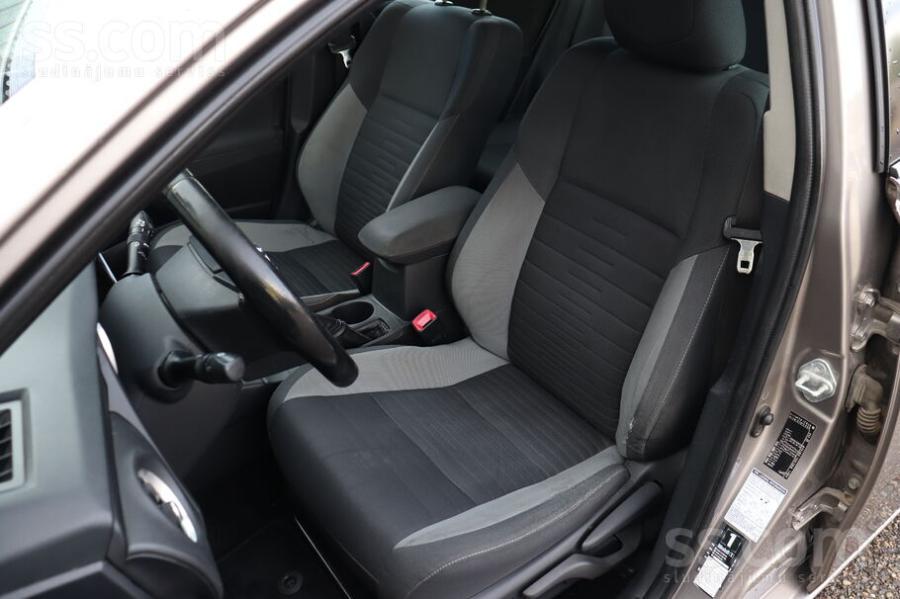 Brūns Toyota Auris 2016 Valmiera, ar dzinēja tilpumu 1.60 L un nobraukumu 323 tūkst. km par 5900 €, foto 11 vietnē AUTOMOTO.COM.LV