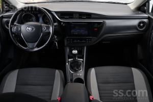 Brūns Toyota Auris 2016 Valmiera, ar dzinēja tilpumu 1.60 L un nobraukumu 323 tūkst. km par 5900 €, foto 12 vietnē AUTOMOTO.COM.LV