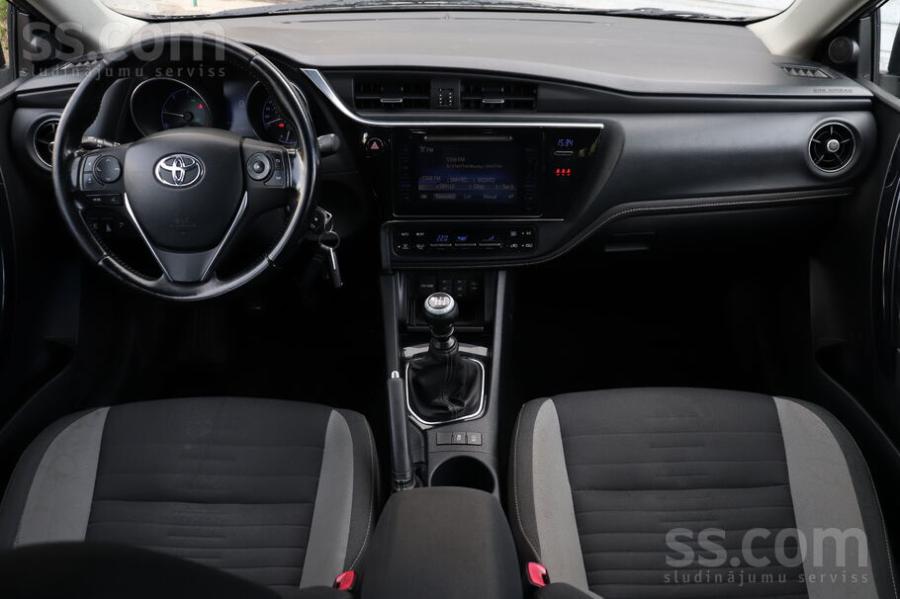 Brūns Toyota Auris 2016 Valmiera, ar dzinēja tilpumu 1.60 L un nobraukumu 323 tūkst. km par 5900 €, foto 12 vietnē AUTOMOTO.COM.LV