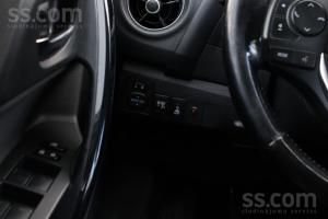 Brūns Toyota Auris 2016 Valmiera, ar dzinēja tilpumu 1.60 L un nobraukumu 323 tūkst. km par 5900 €, foto 14 vietnē AUTOMOTO.COM.LV