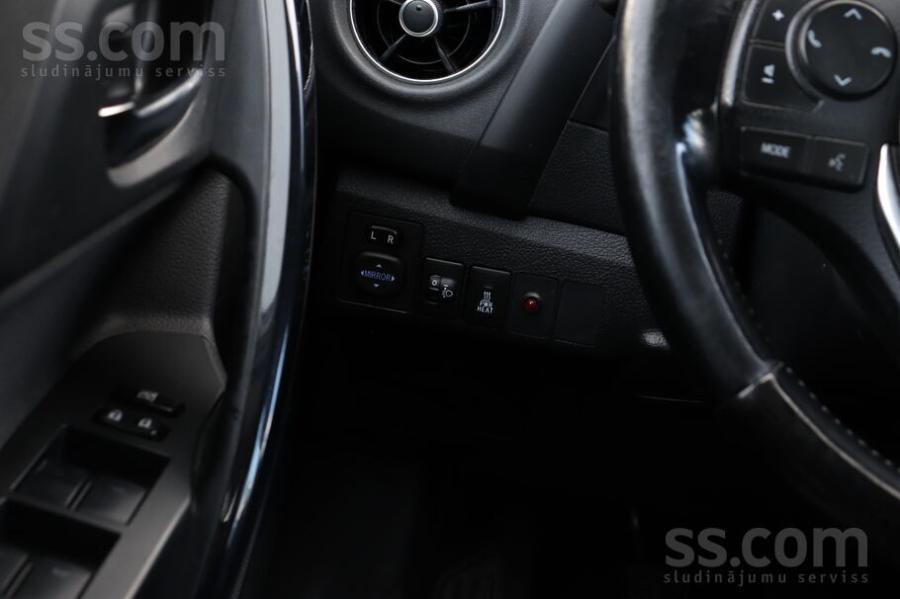 Brūns Toyota Auris 2016 Valmiera, ar dzinēja tilpumu 1.60 L un nobraukumu 323 tūkst. km par 5900 €, foto 14 vietnē AUTOMOTO.COM.LV