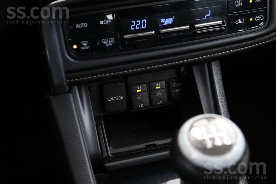 Brūns Toyota Auris 2016 Valmiera, ar dzinēja tilpumu 1.60 L un nobraukumu 323 tūkst. km par 5900 €, foto 15 vietnē AUTOMOTO.COM.LV