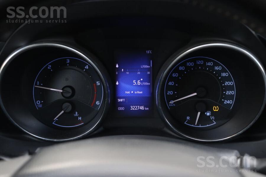 Brūns Toyota Auris 2016 Valmiera, ar dzinēja tilpumu 1.60 L un nobraukumu 323 tūkst. km par 5900 €, foto 20 vietnē AUTOMOTO.COM.LV