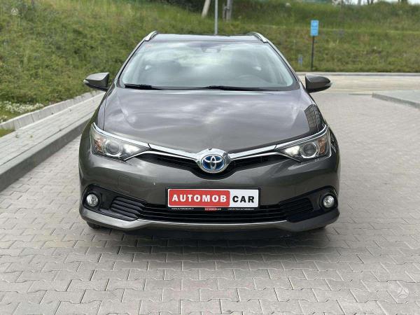 Brown Toyota Auris 2017 in Vilnius, with an engine capacity of 1.80 L and mileage of 264 thousand km for 10200 €, photo 3 on AUTOMOTO.COM.LV