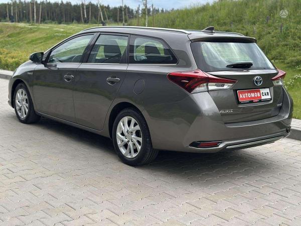 Brown Toyota Auris 2017 in Vilnius, with an engine capacity of 1.80 L and mileage of 264 thousand km for 10200 €, photo 7 on AUTOMOTO.COM.LV
