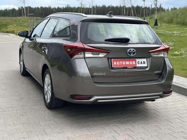 Brown Toyota Auris 2017 in Vilnius, with an engine capacity of 1.80 L and mileage of 264 thousand km for 10200 €, photo 8 on AUTOMOTO.COM.LV