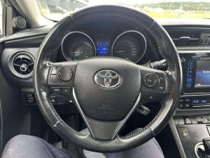 Brown Toyota Auris 2017 in Vilnius, with an engine capacity of 1.80 L and mileage of 264 thousand km for 10200 €, photo 25 on AUTOMOTO.COM.LV