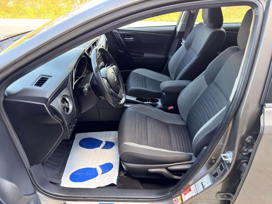 Brūns Toyota Auris 2017 Viļņa, ar dzinēja tilpumu 1.80 L un nobraukumu 173 tūkst. km par 11800 €, foto 13 vietnē AUTOMOTO.COM.LV