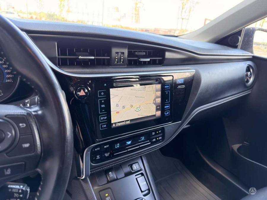 Brūns Toyota Auris 2017 Viļņa, ar dzinēja tilpumu 1.80 L un nobraukumu 173 tūkst. km par 11800 €, foto 24 vietnē AUTOMOTO.COM.LV