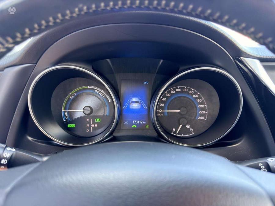 Brūns Toyota Auris 2017 Viļņa, ar dzinēja tilpumu 1.80 L un nobraukumu 173 tūkst. km par 11800 €, foto 27 vietnē AUTOMOTO.COM.LV