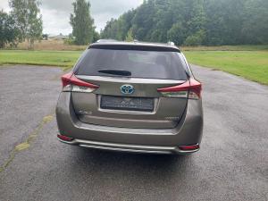 Brown Toyota Auris 2017 in Vilnius, with an engine capacity of 1.80 L and mileage of 310 thousand km for 9700 €, photo 5 on AUTOMOTO.COM.LV