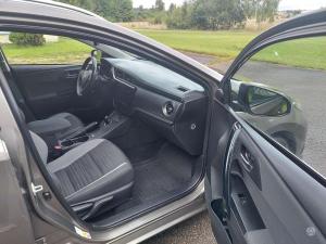 Brown Toyota Auris 2017 in Vilnius, with an engine capacity of 1.80 L and mileage of 310 thousand km for 9700 €, photo 13 on AUTOMOTO.COM.LV