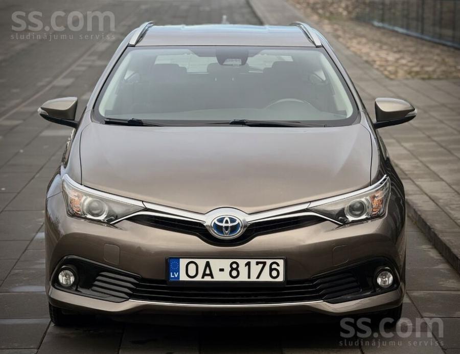 Brūns Toyota Auris 2018 Rīga, ar dzinēja tilpumu 1.80 L un nobraukumu 188 tūkst. km par 10900 €, foto 3 vietnē AUTOMOTO.COM.LV