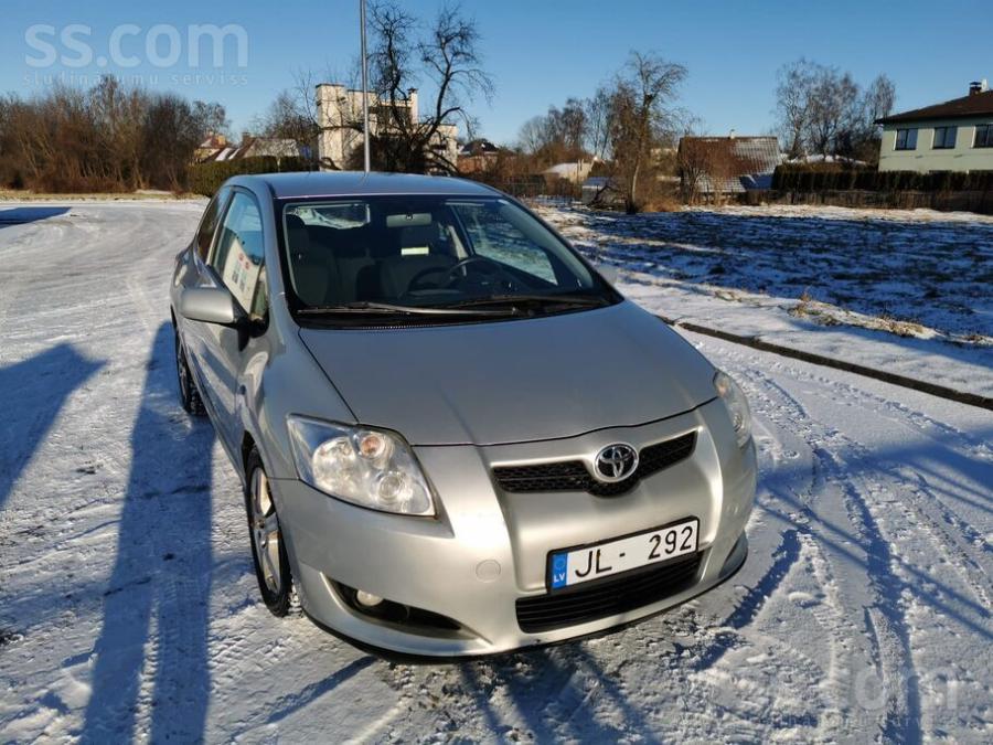 Toyota Auris 2008 Rīga, ar dzinēja tilpumu 2.00 L un nobraukumu 275 tūkst. km par 2100 €, foto 3 vietnē AUTOMOTO.COM.LV