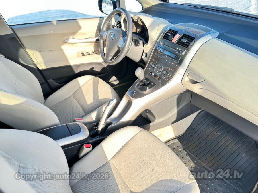 Zaļš Toyota Auris 2007 Tallina, ar dzinēja tilpumu 1.60 L un nobraukumu 131 tūkst. km par 3950 €, foto 9 vietnē AUTOMOTO.COM.LV
