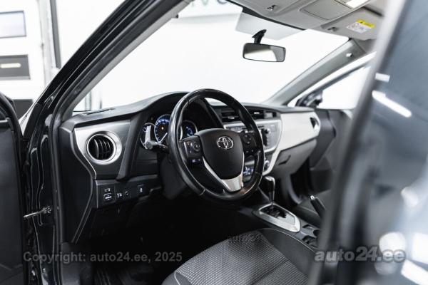 Zaļš Toyota Auris 2013 Tallina, ar dzinēja tilpumu 1.60 L un nobraukumu 103 tūkst. km par 8990 €, foto 11 vietnē AUTOMOTO.COM.LV