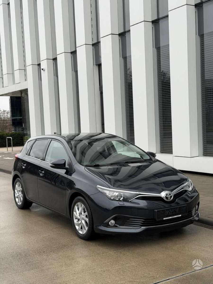 Zaļš Toyota Auris 2016 Viļņa, ar dzinēja tilpumu 1.60 L un nobraukumu 82 tūkst. km par 9290 €, foto 7 vietnē AUTOMOTO.COM.LV
