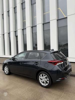 Zaļš Toyota Auris 2016 Viļņa, ar dzinēja tilpumu 1.60 L un nobraukumu 82 tūkst. km par 9290 €, foto 19 vietnē AUTOMOTO.COM.LV