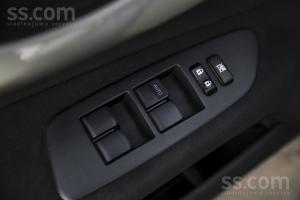 Pelēks Toyota Auris 2007 Rīga, ar dzinēja tilpumu 1.60 L un nobraukumu 113 tūkst. km par 3200 €, foto 18 vietnē AUTOMOTO.COM.LV