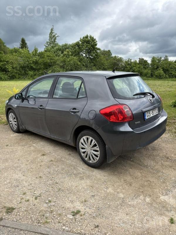 Grey Toyota Auris 2007 in Limbazi, with an engine capacity of 1.40 L and mileage of 246 thousand km for 2100 €, photo 1 on AUTOMOTO.COM.LV