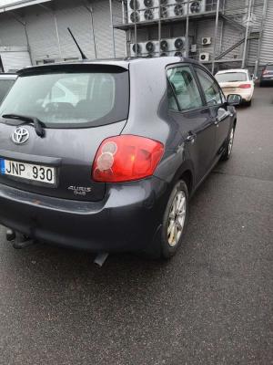 Grey Toyota Auris 2007 in Kaunas, with an engine capacity of 1.36 L and mileage of 321 thousand km for 1990 €, photo 4 on AUTOMOTO.COM.LV