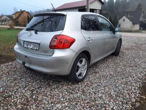 Grey Toyota Auris 2007 in Jurbarkas, with an engine capacity of 2.00 L and mileage of 284 thousand km for 1550 €, photo 4 on AUTOMOTO.COM.LV