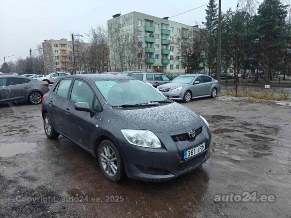 Grey Toyota Auris 2007 in Tallinn, with an engine capacity of 2.00 L and mileage of 208 thousand km for 1600 €, photo 2 on AUTOMOTO.COM.LV