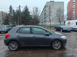 Grey Toyota Auris 2007 in Tallinn, with an engine capacity of 2.00 L and mileage of 208 thousand km for 1600 €, photo 4 on AUTOMOTO.COM.LV