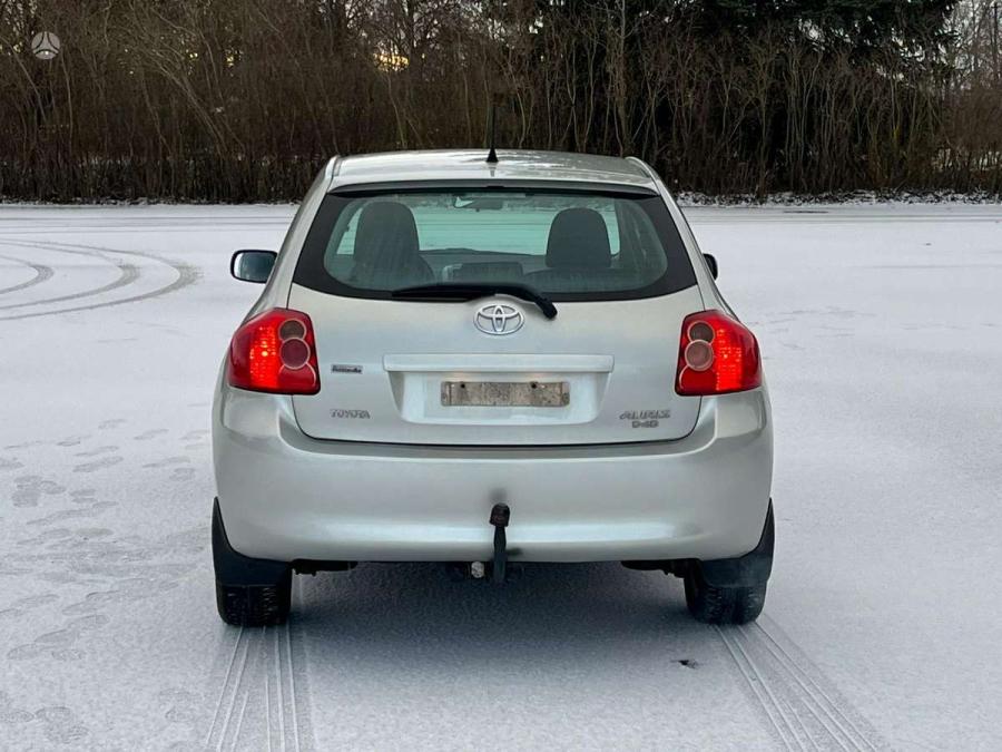 Grey Toyota Auris 2007 in Radviliskis, with an engine capacity of 1.36 L and mileage of 141 thousand km for 3050 €, photo 4 on AUTOMOTO.COM.LV