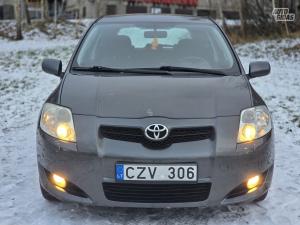 Pelēks Toyota Auris 2007 Viļņa, ar dzinēja tilpumu 1.60 L un nobraukumu 329 tūkst. km par 2000 €, foto 8 vietnē AUTOMOTO.COM.LV