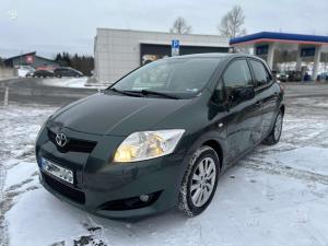 Pelēks Toyota Auris 2007 Viļņa, ar dzinēja tilpumu 1.60 L un nobraukumu 294 tūkst. km par 2900 €, foto 2 vietnē AUTOMOTO.COM.LV