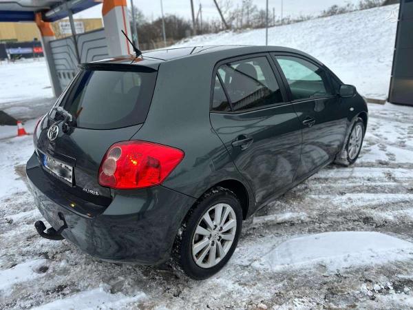 Grey Toyota Auris 2007 in Vilnius, with an engine capacity of 1.60 L and mileage of 294 thousand km for 2900 €, photo 5 on AUTOMOTO.COM.LV