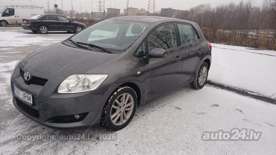 Grey Toyota Auris 2007 in Tallinn, with an engine capacity of 2.00 L and mileage of 201 thousand km for 2488 €, photo 1 on AUTOMOTO.COM.LV