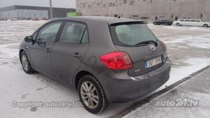 Grey Toyota Auris 2007 in Tallinn, with an engine capacity of 2.00 L and mileage of 201 thousand km for 2488 €, photo 3 on AUTOMOTO.COM.LV