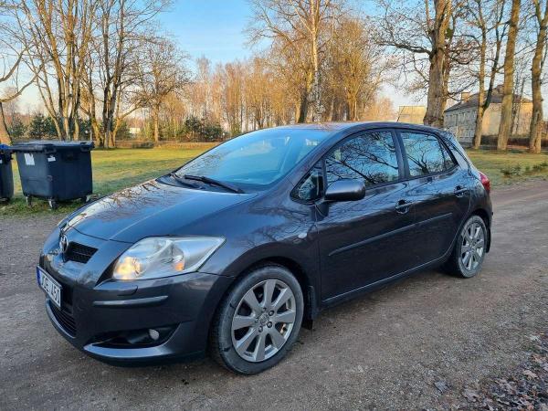 Pelēks Toyota Auris 2007 Tauragė, ar dzinēja tilpumu 1.40 L un nobraukumu 320 tūkst. km par 1850 €, foto 1 vietnē AUTOMOTO.COM.LV
