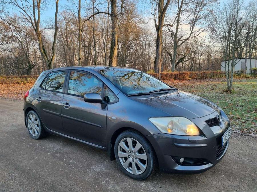 Pelēks Toyota Auris 2007 Tauragė, ar dzinēja tilpumu 1.40 L un nobraukumu 320 tūkst. km par 1850 €, foto 2 vietnē AUTOMOTO.COM.LV