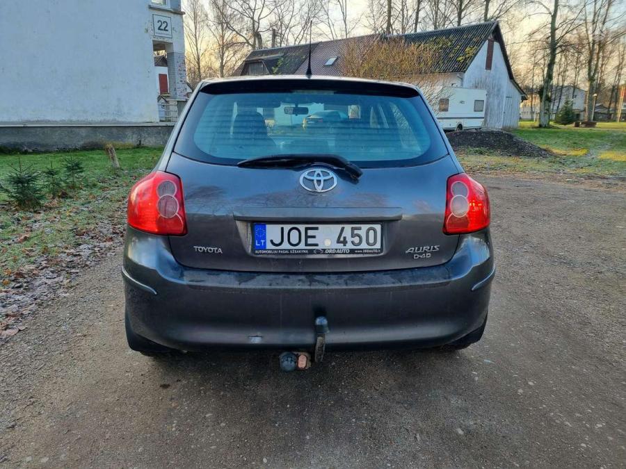 Pelēks Toyota Auris 2007 Tauragė, ar dzinēja tilpumu 1.40 L un nobraukumu 320 tūkst. km par 1850 €, foto 5 vietnē AUTOMOTO.COM.LV