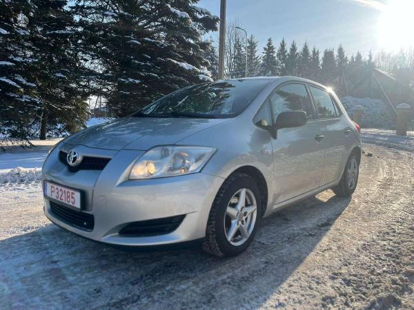 Pelēks Toyota Auris 2007 Viļņa, ar dzinēja tilpumu 1.36 L un nobraukumu 250 tūkst. km par 2150 €, foto 8 vietnē AUTOMOTO.COM.LV