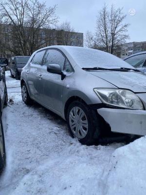 Grey Toyota Auris 2007 in Vilnius, with an engine capacity of 2.00 L and mileage of 176 thousand km for 1650 €, photo  on AUTOMOTO.COM.LV