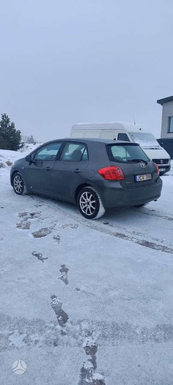 Grey Toyota Auris 2007 in Vilnius, with an engine capacity of 1.36 L and mileage of 305 thousand km for 1800 €, photo 8 on AUTOMOTO.COM.LV