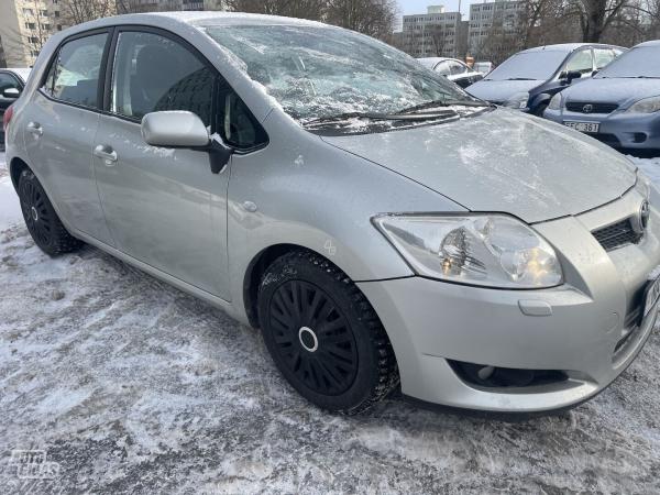 Grey Toyota Auris 2007 in Vilnius, with an engine capacity of 2.00 L and mileage of 260 thousand km for 1700 €, photo 6 on AUTOMOTO.COM.LV