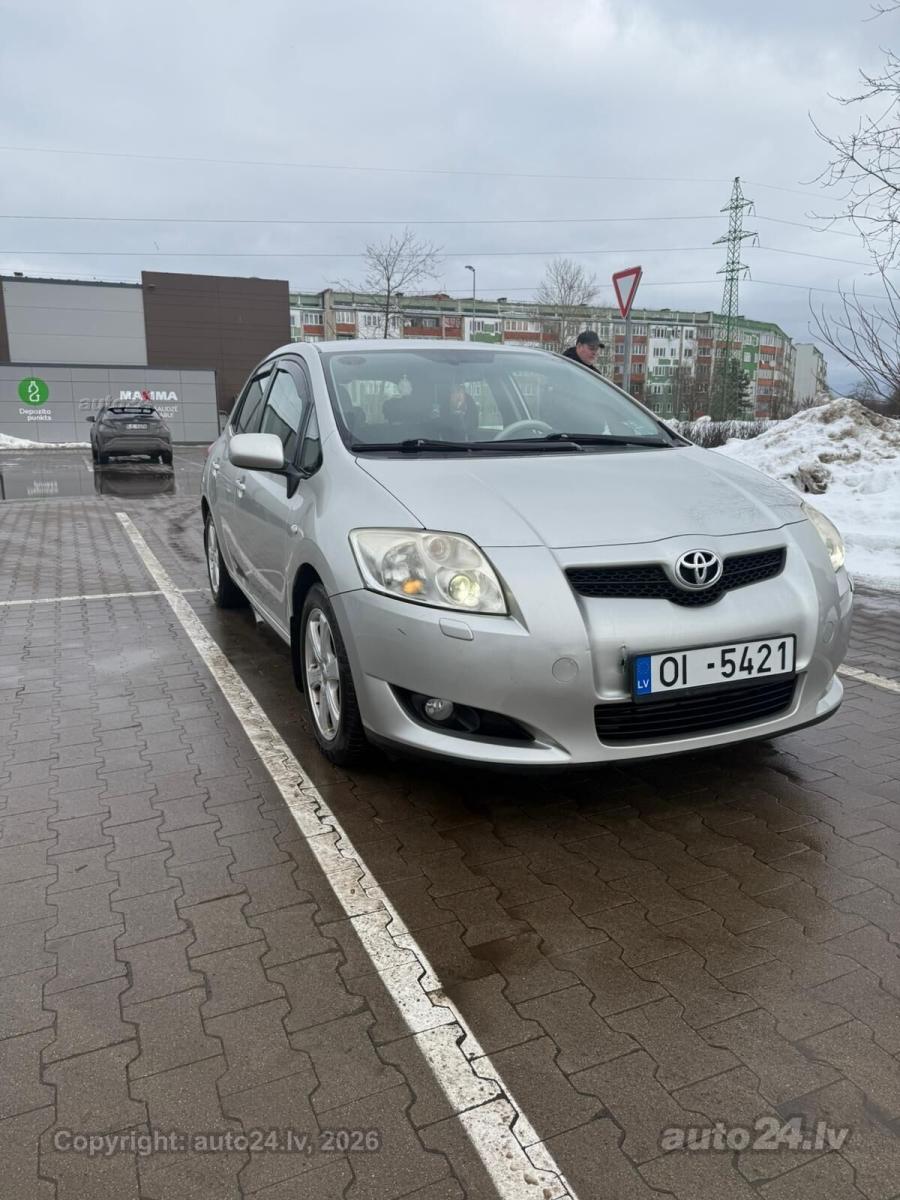 Grey Toyota Auris 2007 in Riga, with an engine capacity of 1.60 L and mileage of 277 thousand km for 2100 €, photo 1 on AUTOMOTO.COM.LV