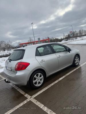 Grey Toyota Auris 2007 in Riga, with an engine capacity of 1.60 L and mileage of 277 thousand km for 2100 €, photo 5 on AUTOMOTO.COM.LV