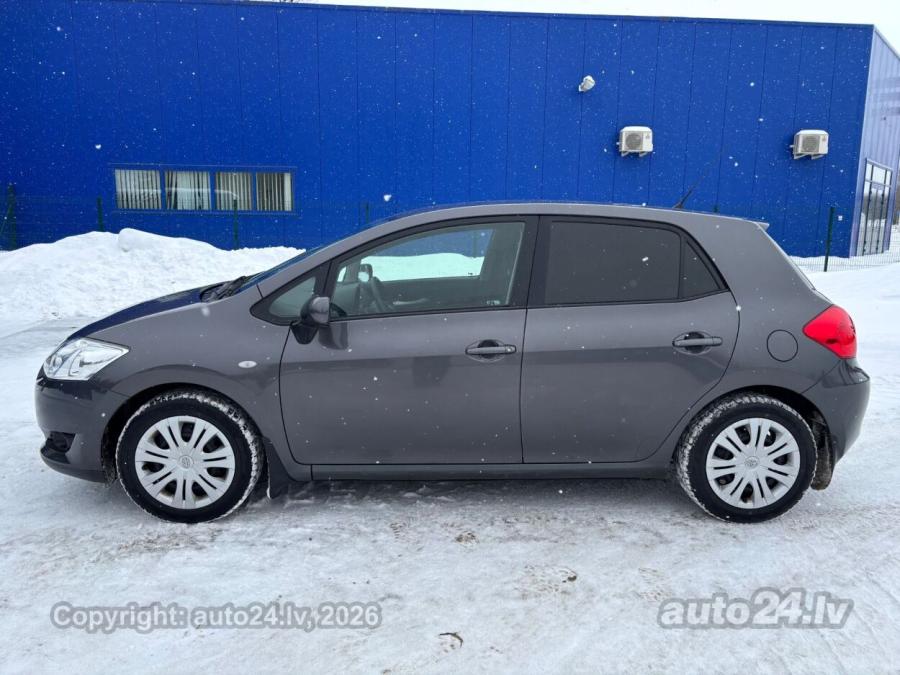 Pelēks Toyota Auris 2007 Paide, ar dzinēja tilpumu 1.60 L un nobraukumu 234 tūkst. km par 2990 €, foto 3 vietnē AUTOMOTO.COM.LV