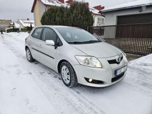 Pelēks Toyota Auris 2007 Viļņa, ar dzinēja tilpumu 1.60 L un nobraukumu 133 tūkst. km par 3200 €, foto 2 vietnē AUTOMOTO.COM.LV